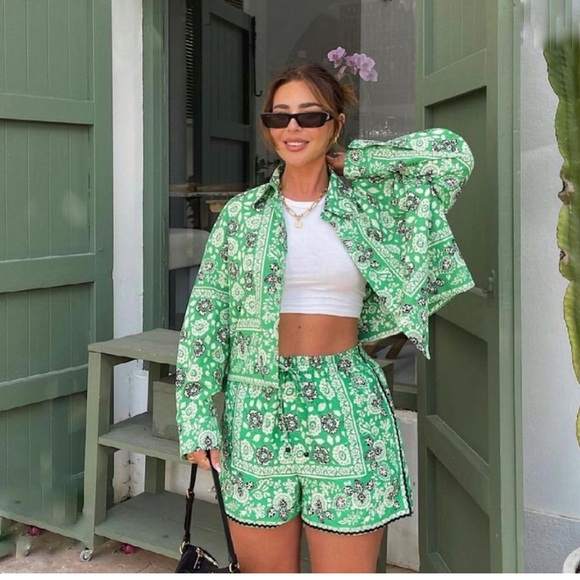 Zara | Shorts | Zara Green Bandana Shorts | Poshmark